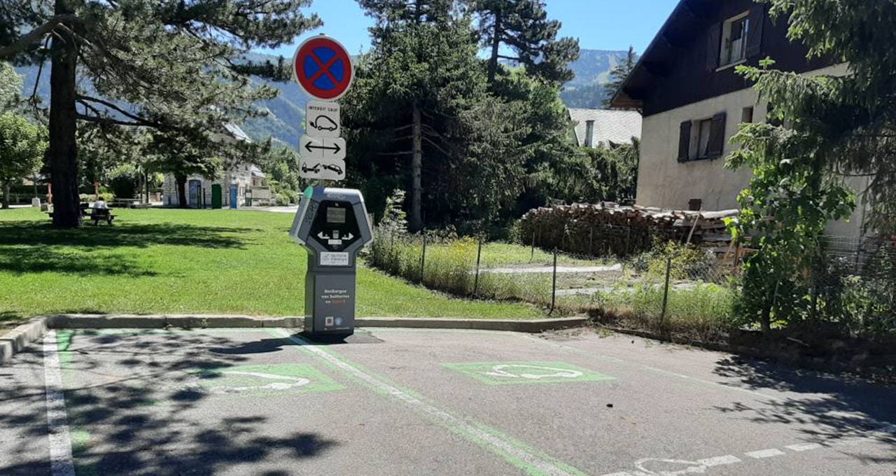 eborn network entrusts management of its charging points to Easy Charge