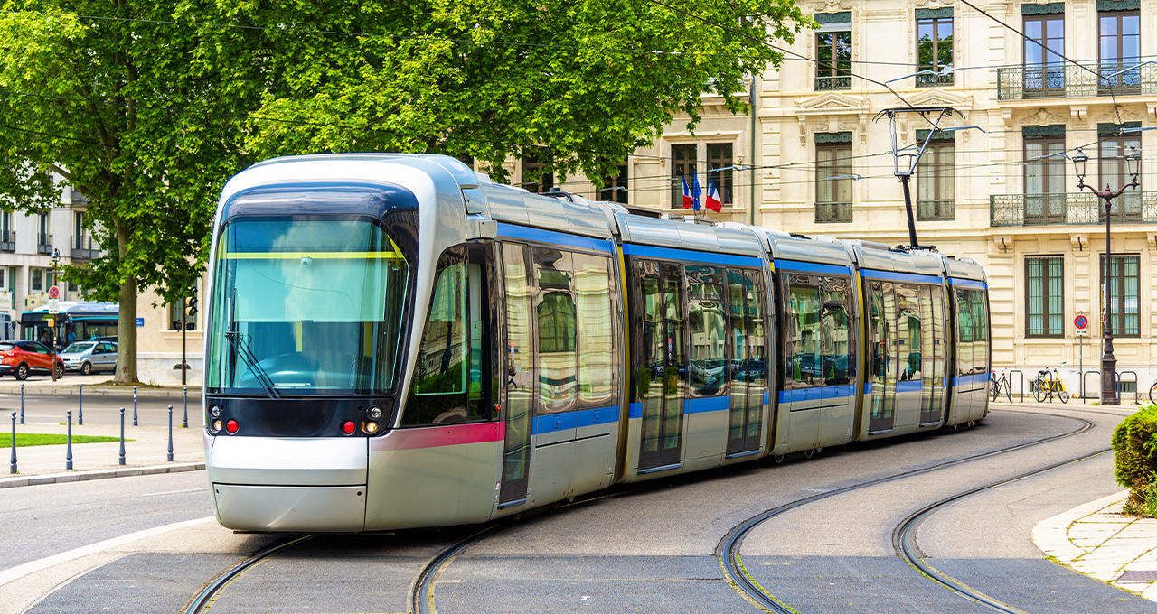 The tramway – weaving its threads through the urban landscape